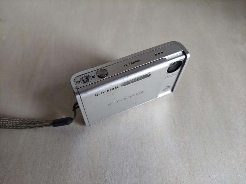 Fujifilm Finepix Z1 5.1MP Y2K Digicam Digital Retro CCD Sensor Camera ...