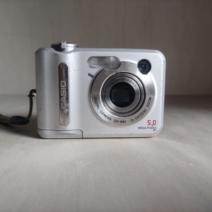 Vintage Casio QV-R51 -- 5MP -- Y2K Digicam Digital Retro CCD Sensor ...