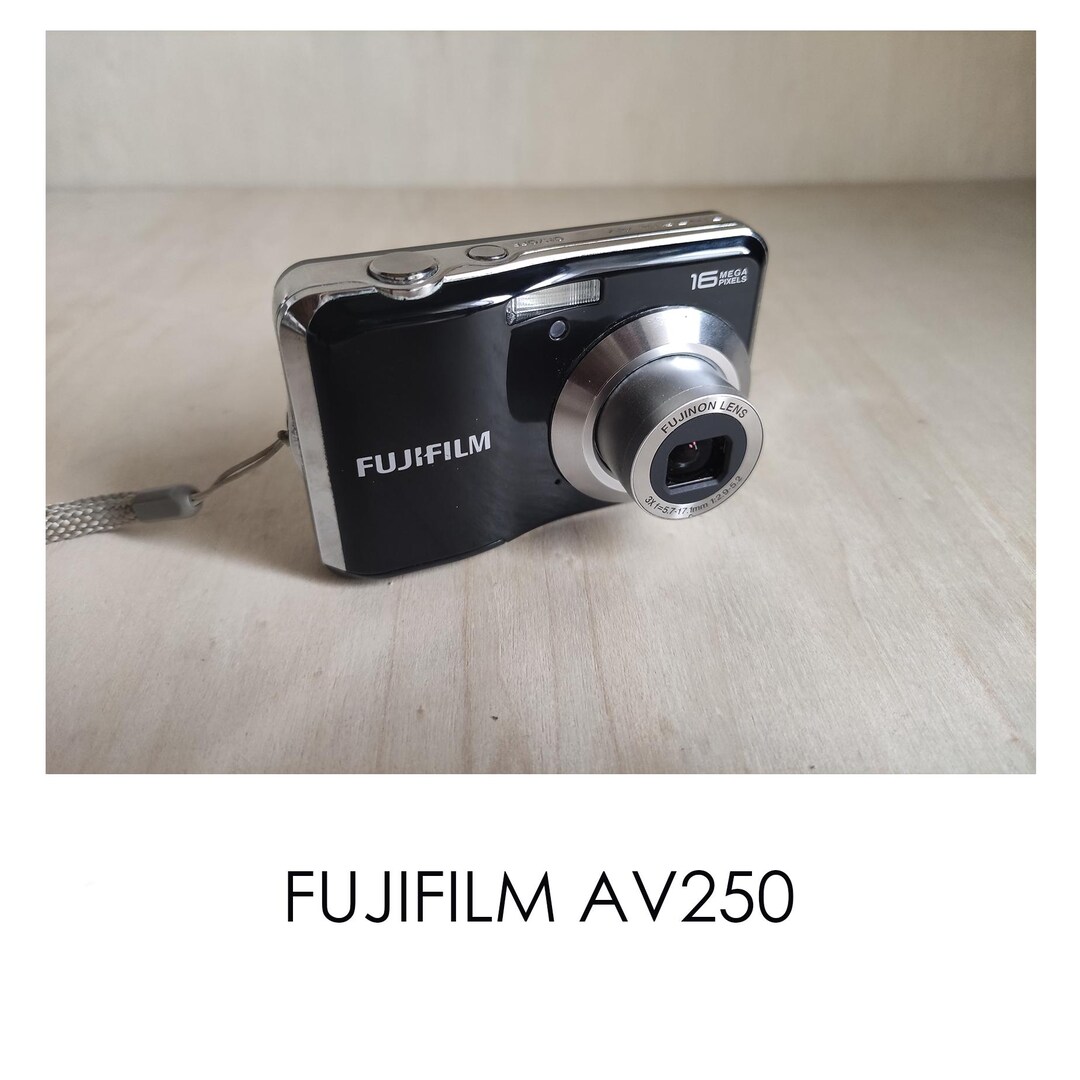 Vintage Fujifilm AV250 -- 16MP -- Y2K Digicam Digital Retro CCD Sensor ...