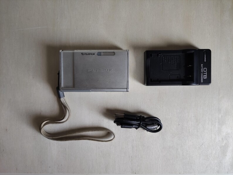 Fujifilm Finepix Z1 5.1MP Y2K Digicam Digital Retro CCD Sensor Camera ...