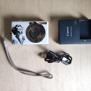 Rare Canon IXUS 50 -- 5MP -- Y2K Digicam Digital Retro CCD Sensor ...