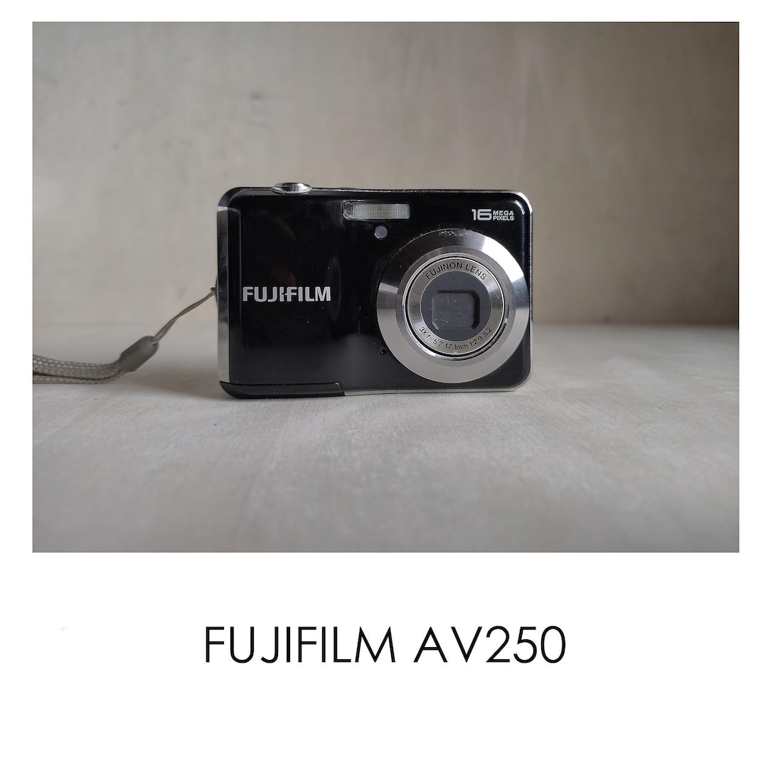 Fujifilm AV250 -- 16MP -- Y2K Digicam Digital Retro CCD Sensor Camera ...