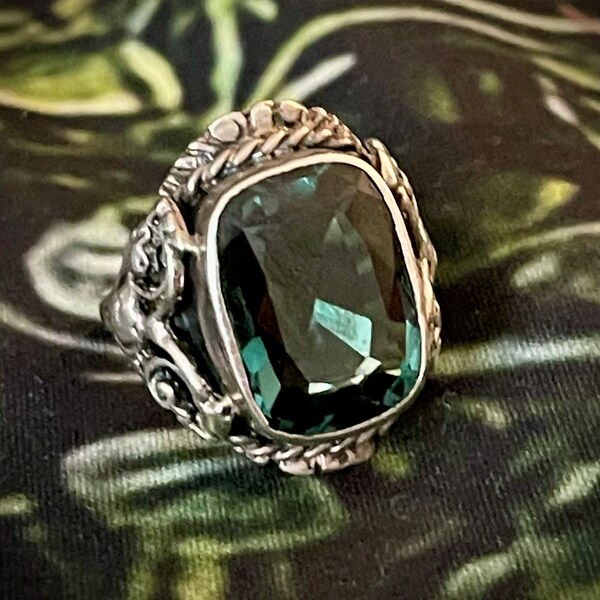 Haunted Ring - Etsy