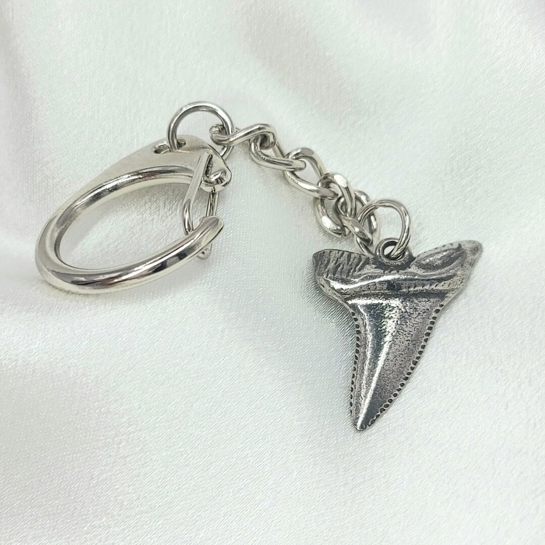 GREAT WHITE SHARK Hand Cast Pewter Metal Keyring Charm - Etsy Canada