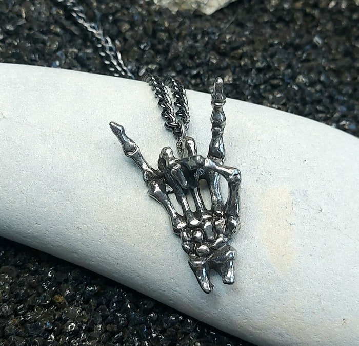 Mano Cornuta - Etsy