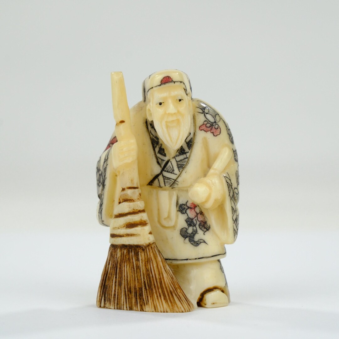 Vintage Chinese Figurine / Netsuke Hand Carved Oxbone 2H - Etsy