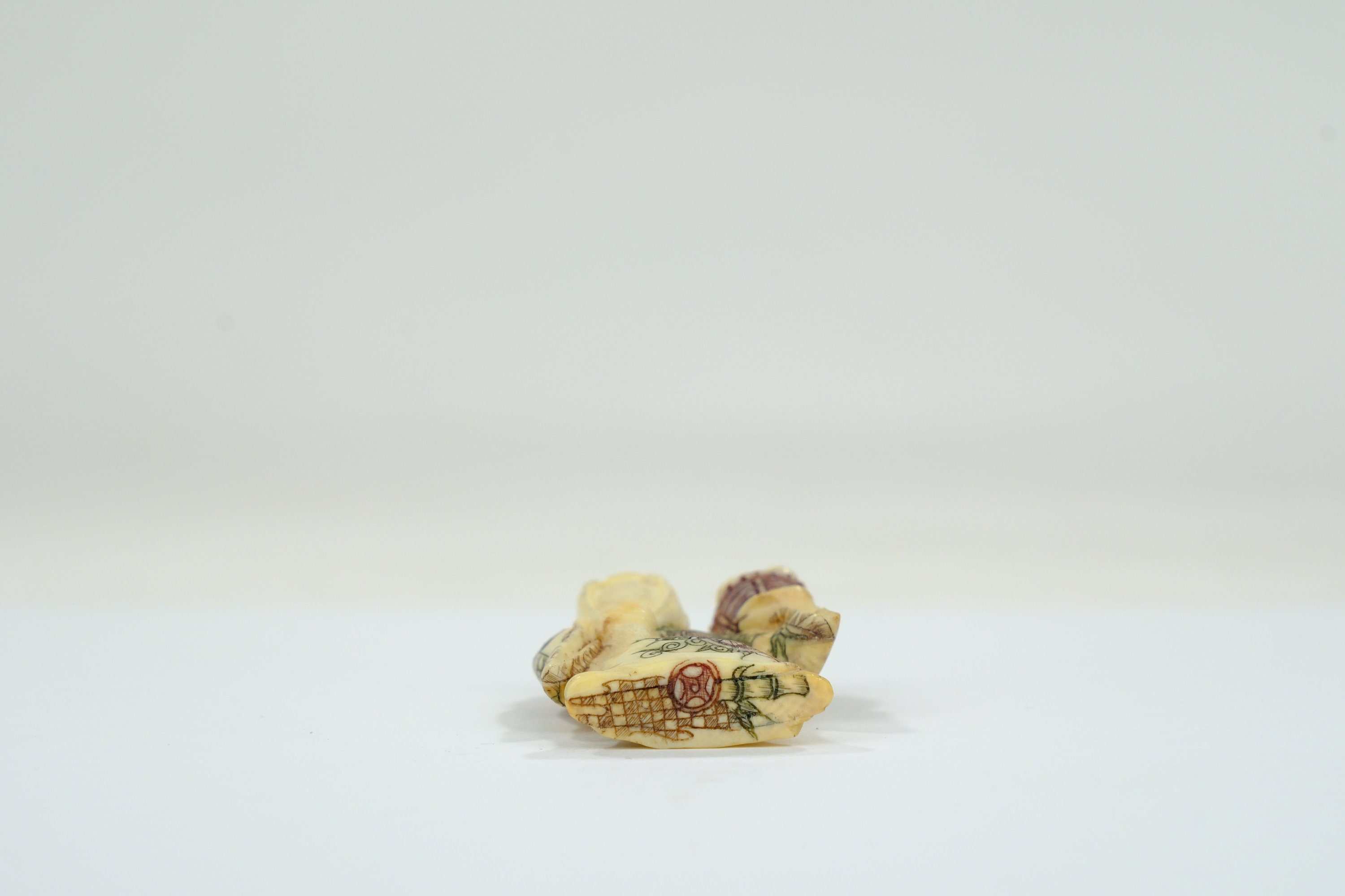 Vintage Chinese Figurine / Netsuke Hand Carved Oxbone 2H - Etsy