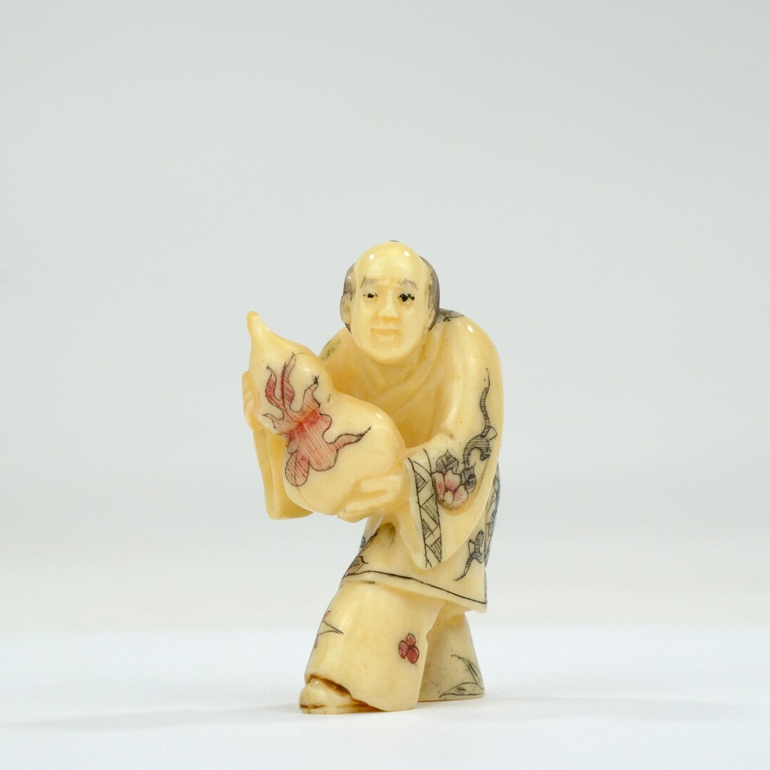 Vintage Chinese Figurine / Netsuke Hand Carved Oxbone 2H - Etsy