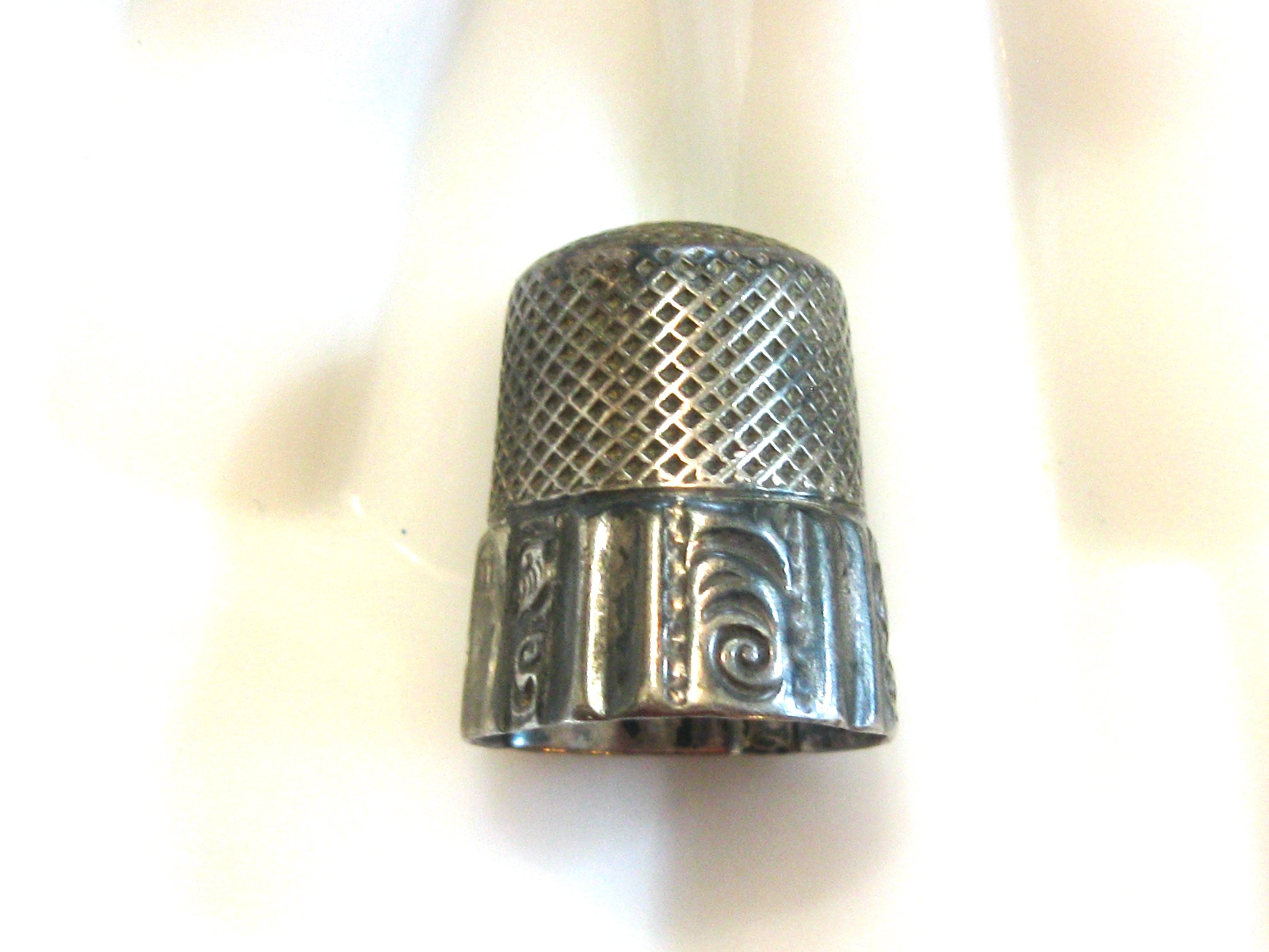 Antique Sterling Silver Thimble - KMD - Wide Fluted Decorative Border W ...