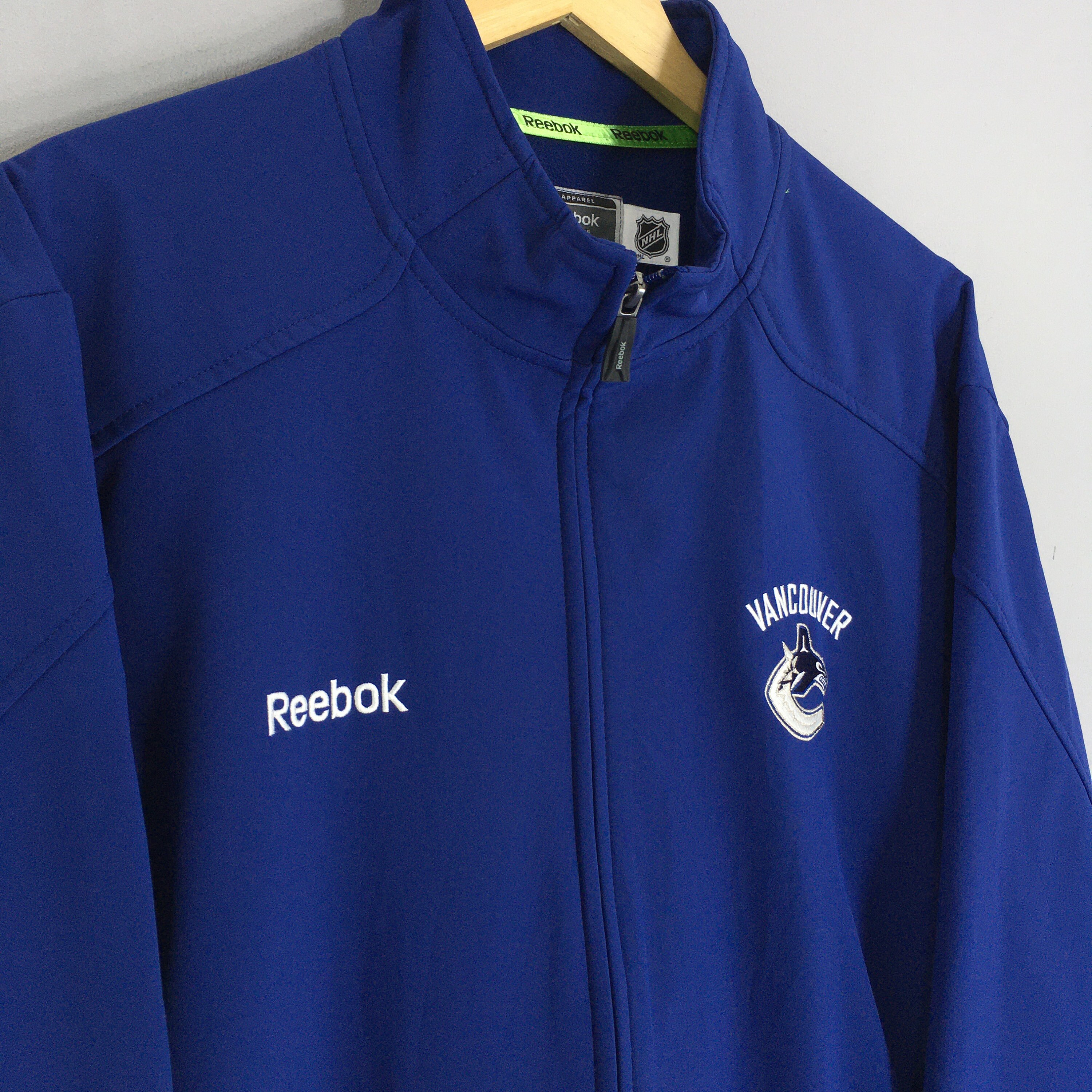 Vintage Vancouver Canucks NHL Zipper Jacket Large Reebok Vancouver Canucks American Ice Hockey Jacket Canucks Blue Light Jacket Size L