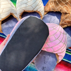 Concha Pantuflas| Concha Slippers| Pan Dulce Accessories| Concha ...