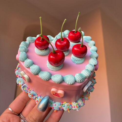 Fake Vintage Heart Cake - Etsy