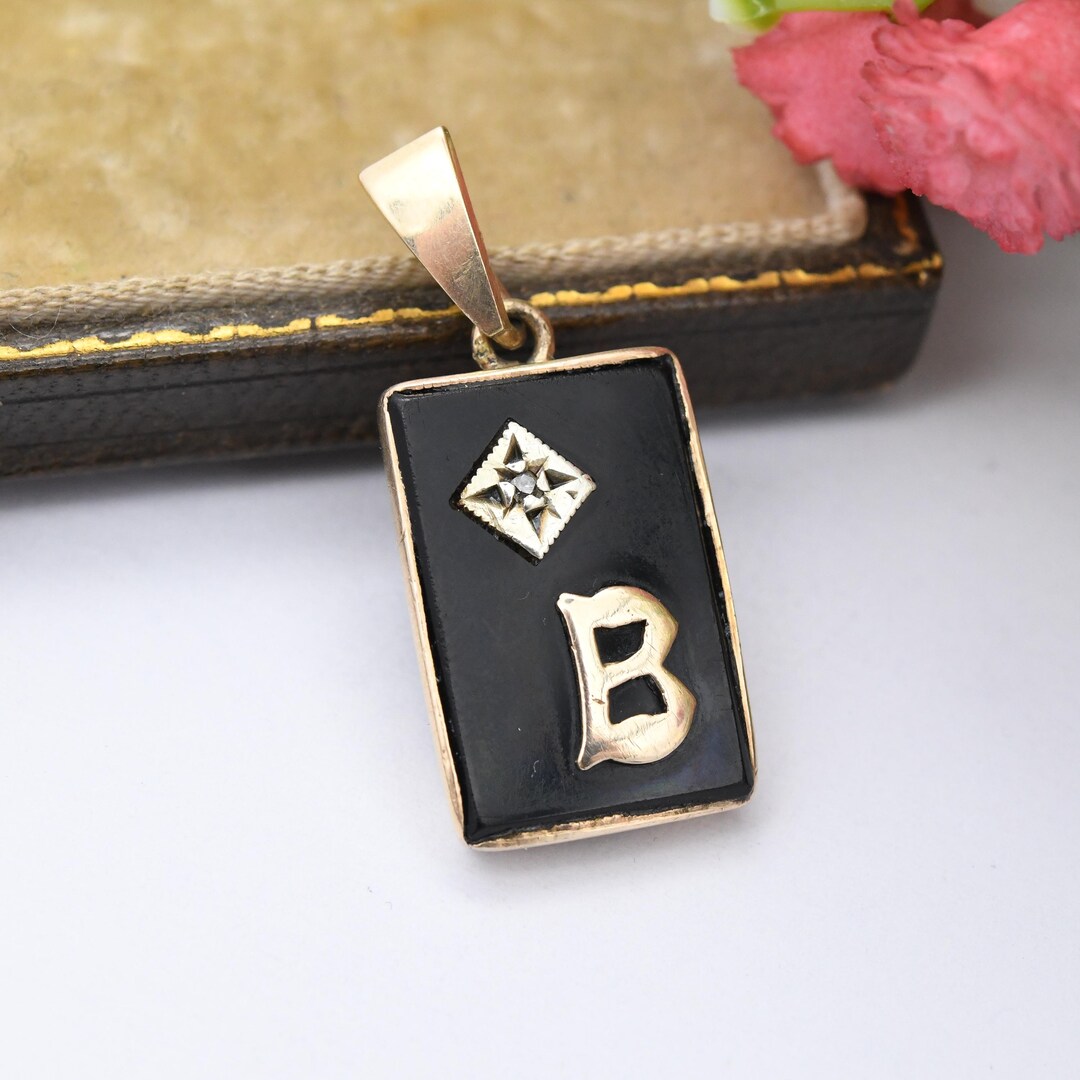 Vintage 9ct Gold Onyx Letter B Pendant With Diamond - Rectangle Gold ...