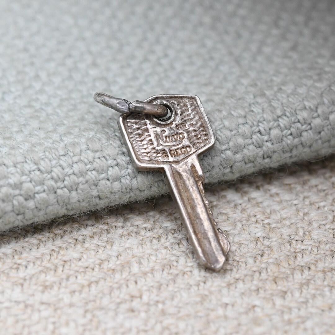 Vintage Nuvo Sterling Silver House Key Charm Pendant - Door | Lock ...