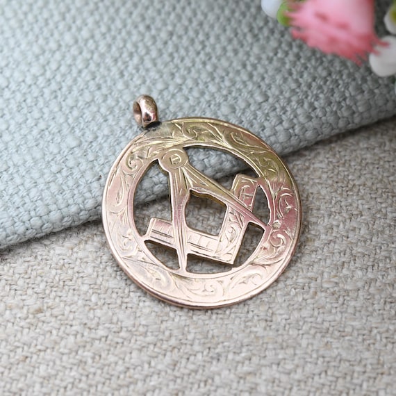 Antique 9ct Gold Masonic Square and Compass Pendant 1… - Gem