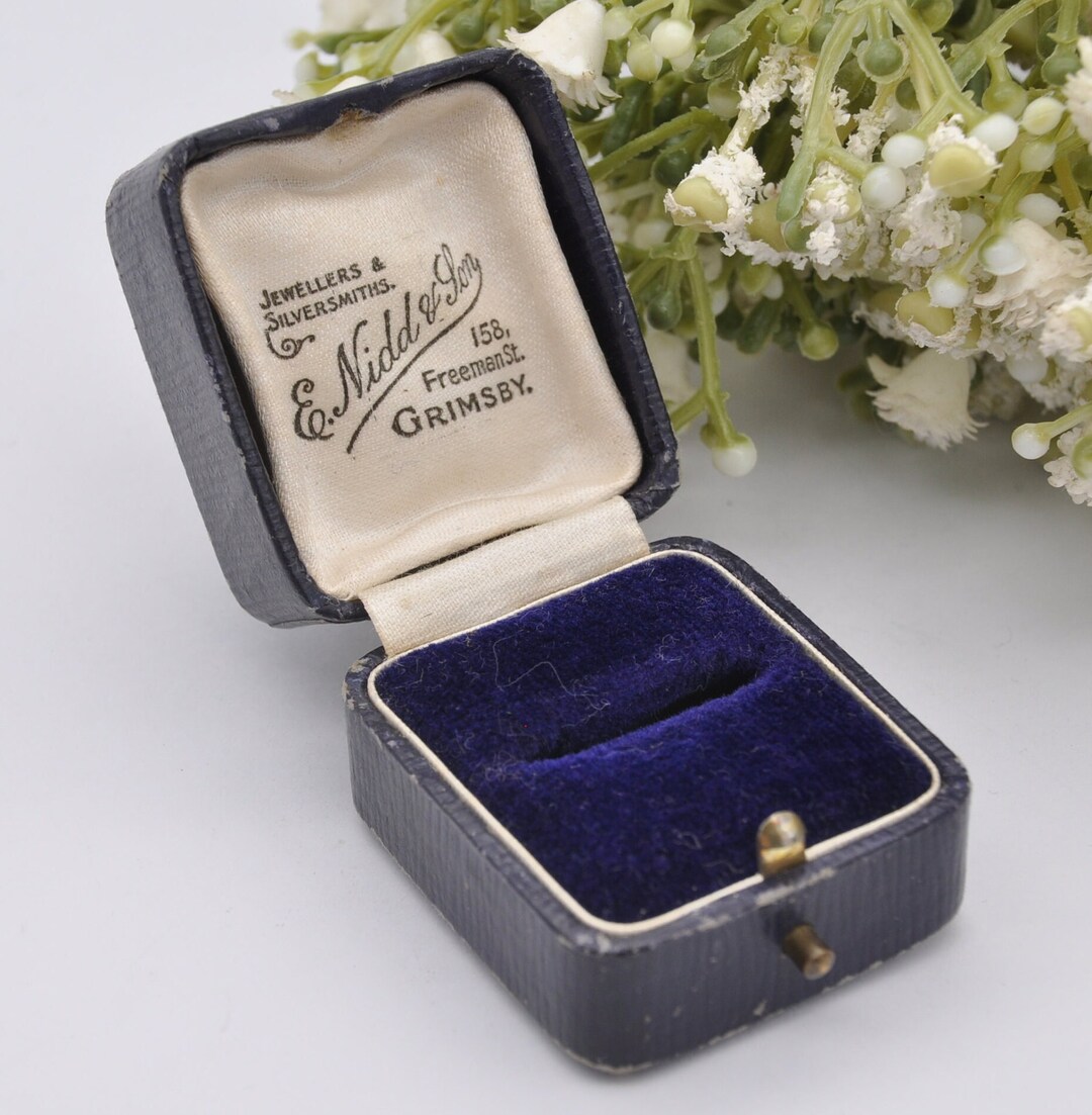 Vintage Blue Leather Ring Box - E Nidd & Son Grimsby Jewellers | Silk ...