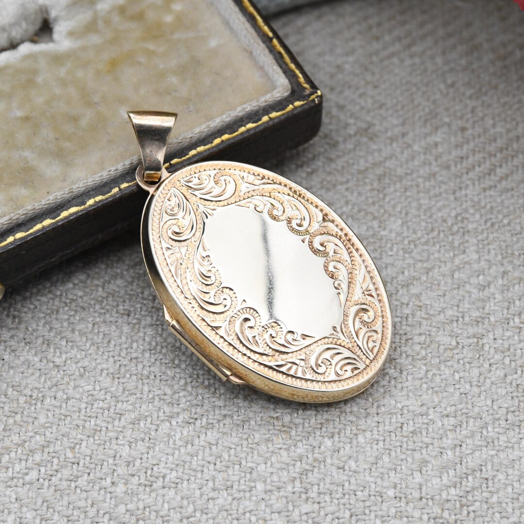Vintage 9ct Gold Locket Pendant With Ornate Scrolling Design Border ...