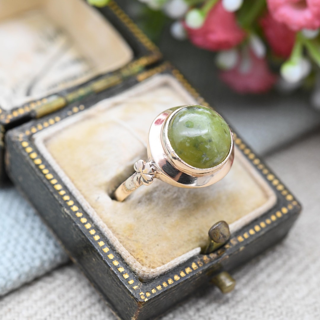 Antique 9ct Gold Connemara Marble Ring With Three Leaf Clover Shoulders ...