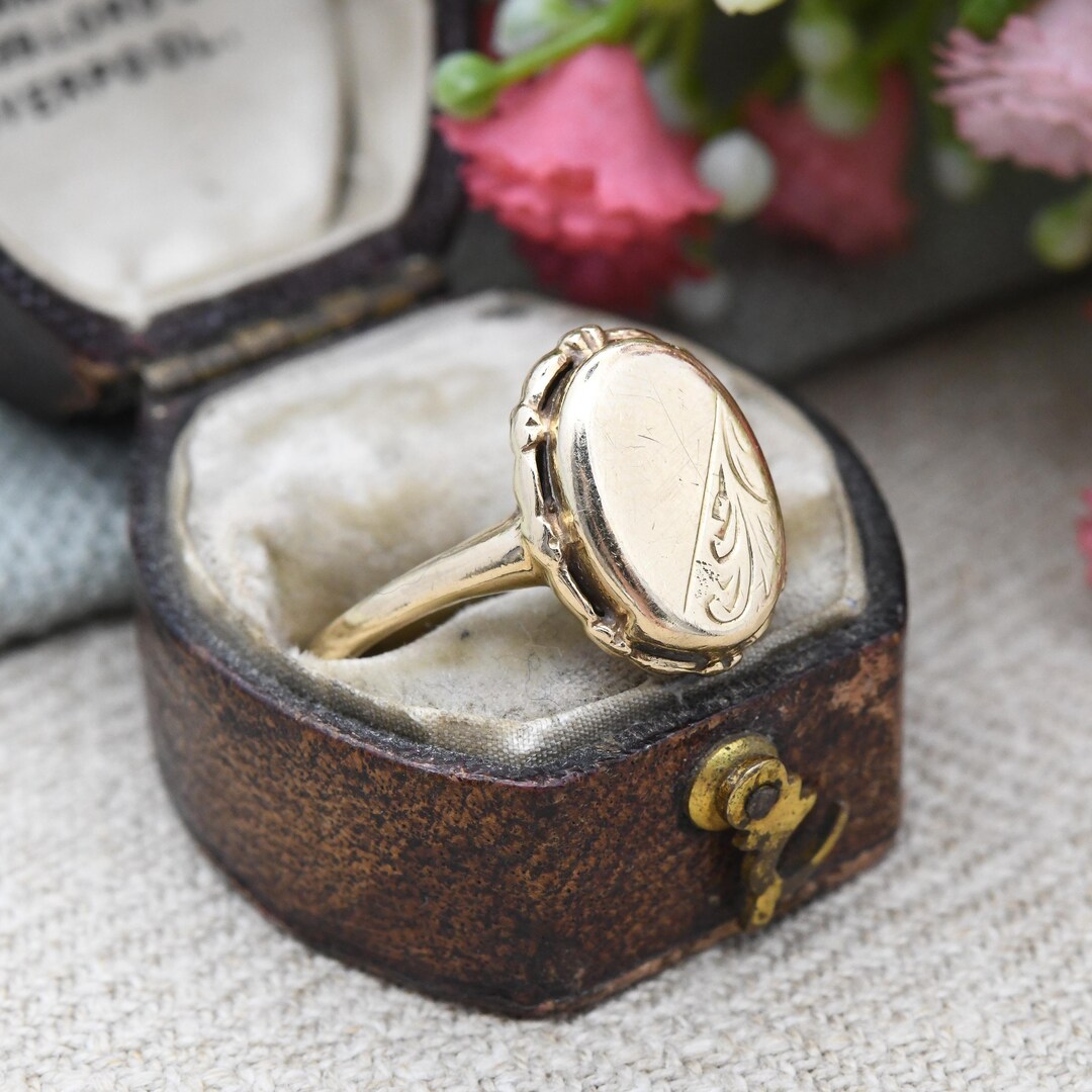 Vintage 9ct Gold Signet Ring 1975 Oval Locket Shape Solid Gold Ring ...