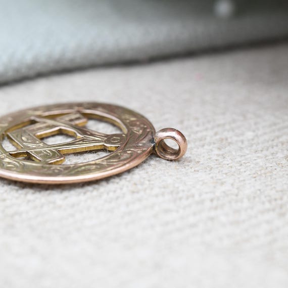 Antique 9ct Gold Masonic Square and Compass Pendant 1… - Gem