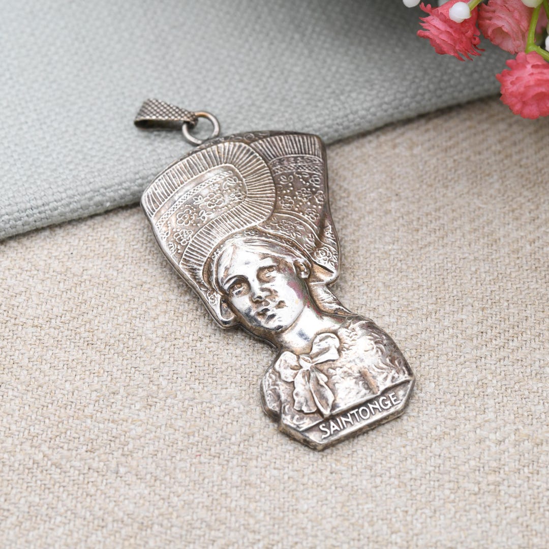 Vintage French Woman Bust Pendant Saintonge Region Souvenir - Xaintonge ...