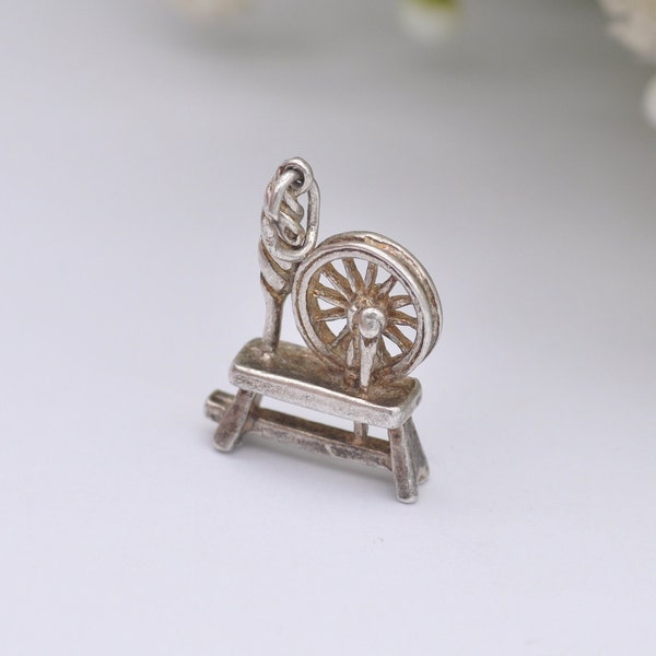 Aurora Spinning Wheel - Etsy