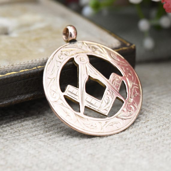 Antique 9ct Gold Masonic Square and Compass Pendant 1… - Gem