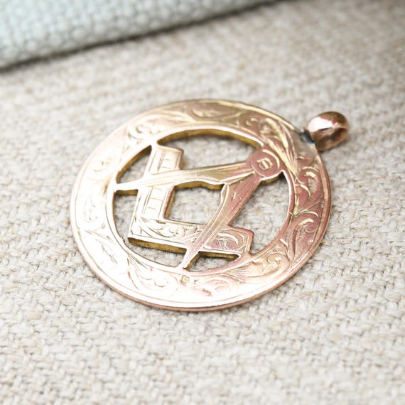 Antique 9ct Gold Masonic Square and Compass Pendant 1… - Gem
