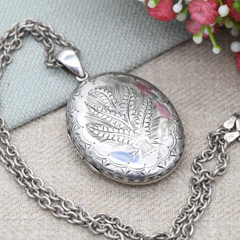 Large Oval Locket - Etsy