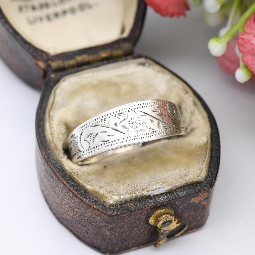 Vintage Siam Sterling Silver Adjustable Band Ring With Hand Engraved ...
