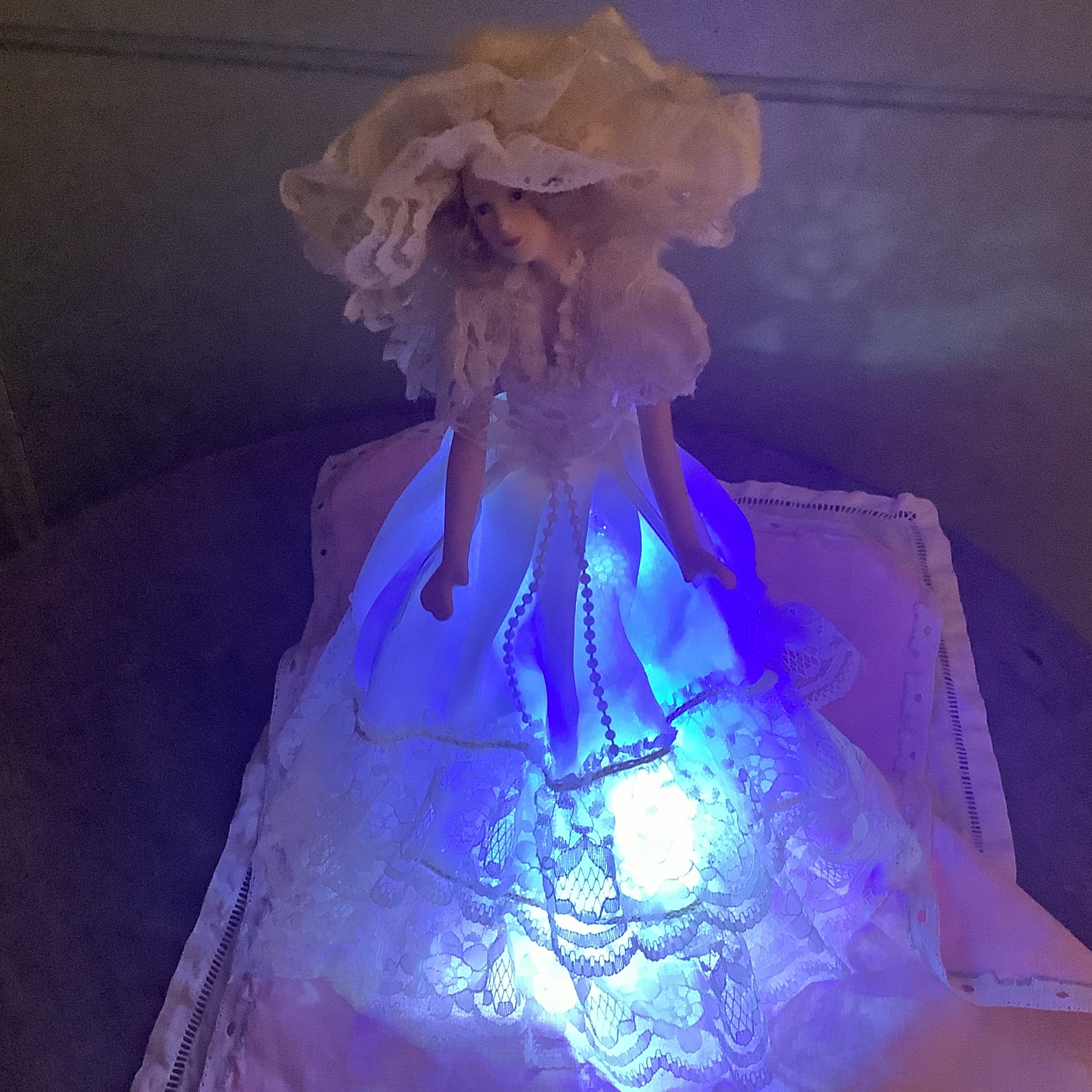 French Vintage Porcelain Doll Lamp: Kitsch Battery Table Lamp - Etsy