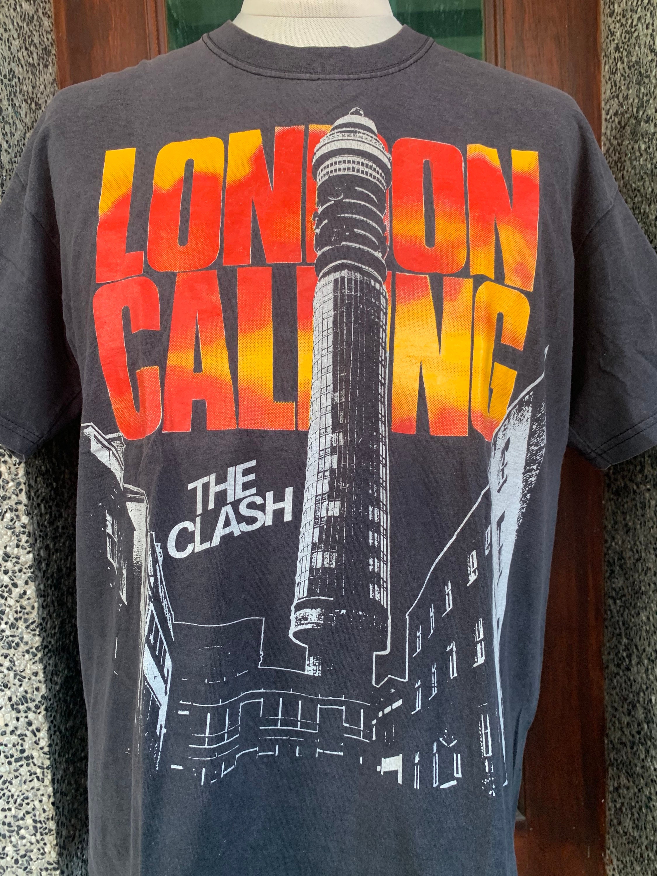 Vintage London Calling the Clash Fifth Column Classics T Shirt - Etsy