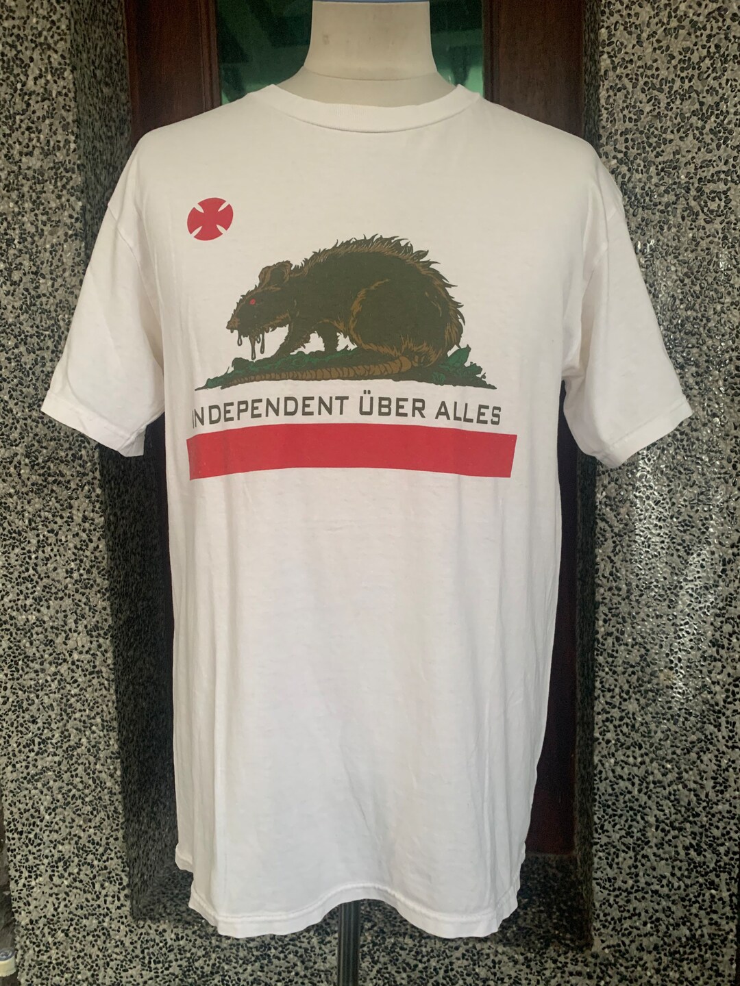 Vintage 00s Independent Peter Hewitt Uber Alles Skateboards T-shirt - Etsy