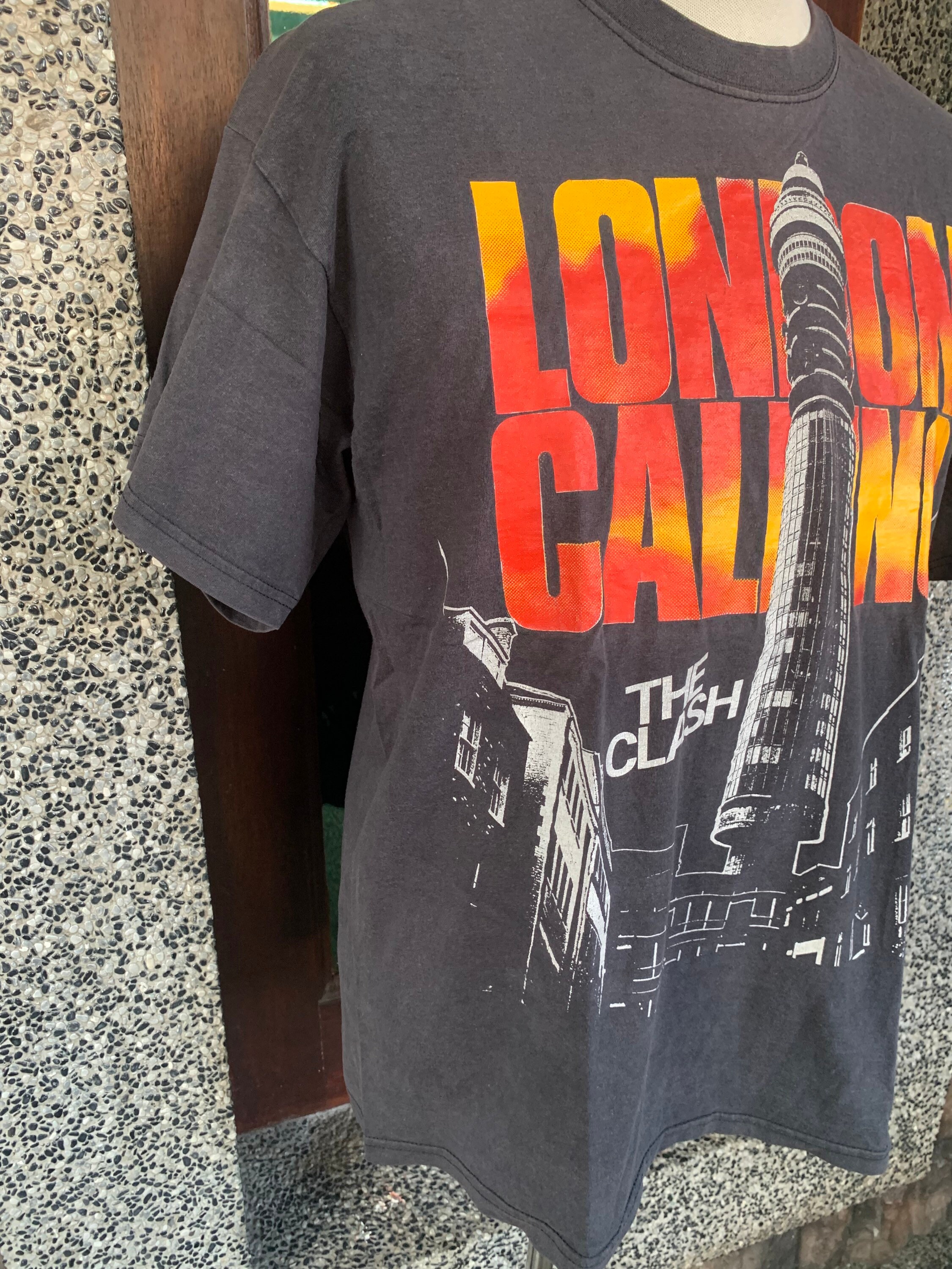 Vintage London Calling the Clash Fifth Column Classics T Shirt - Etsy