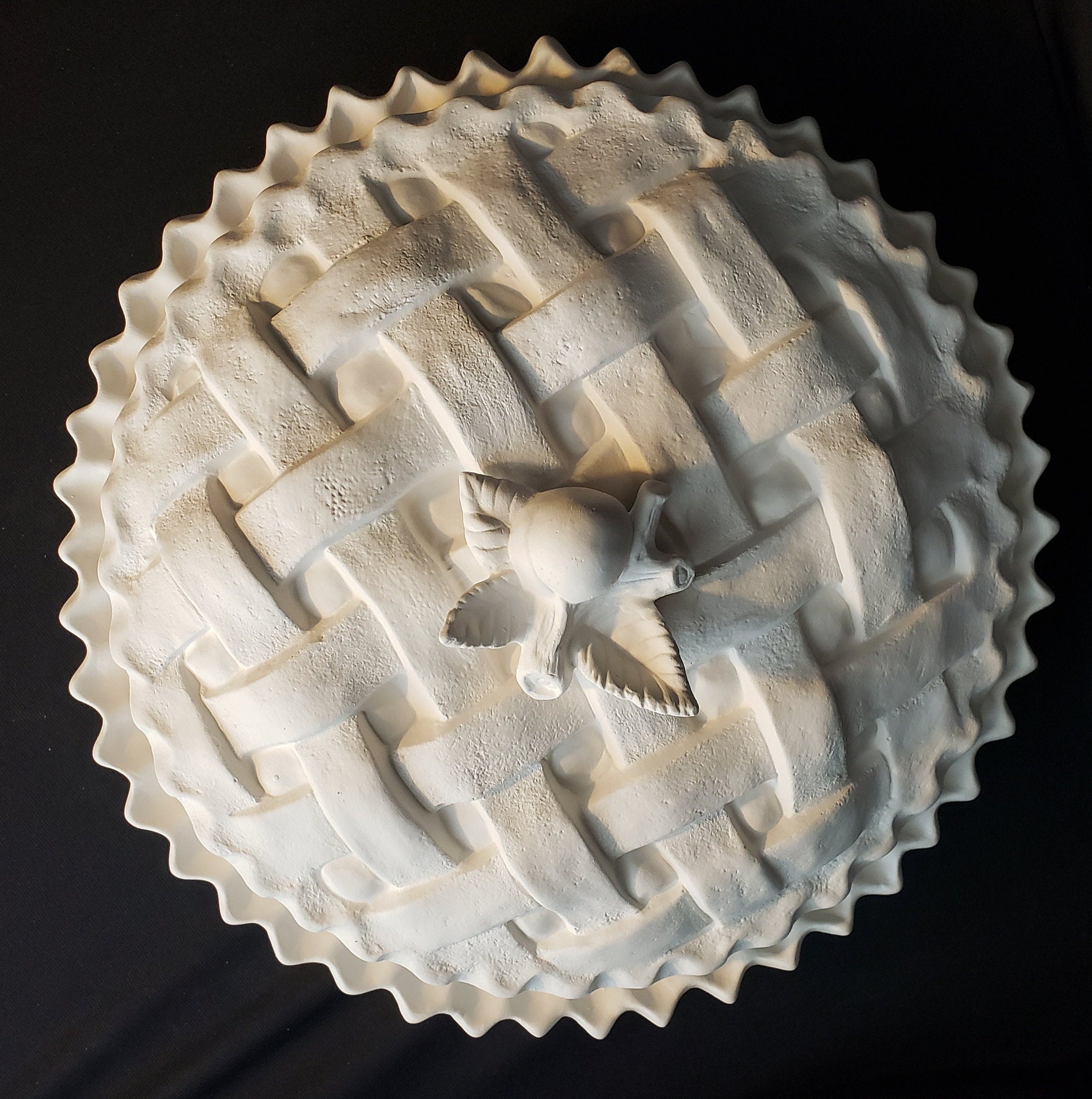 Ceramic Bisque Classic Pie Plate and Lace Crust Lid | Etsy