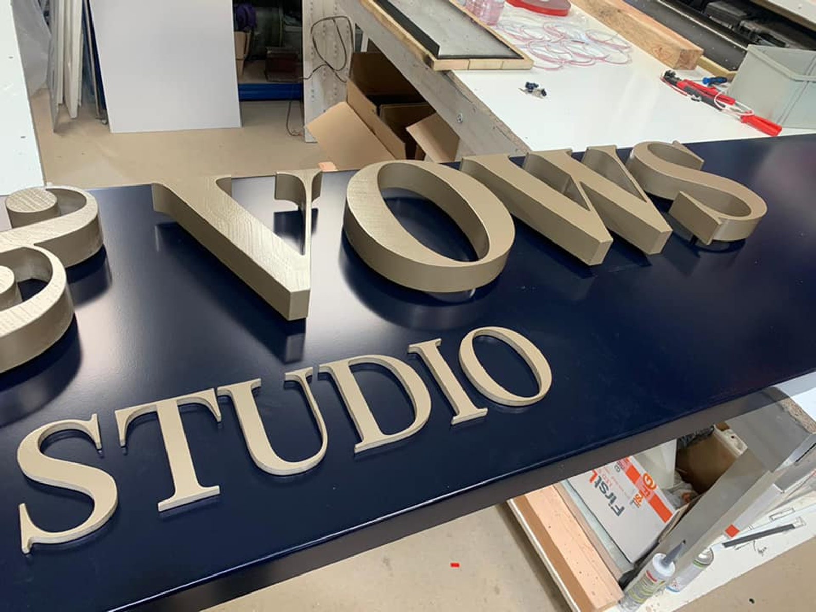 3D Acrylic/hdp/aluminium WALL LETTERING Office / Business / Shop ...