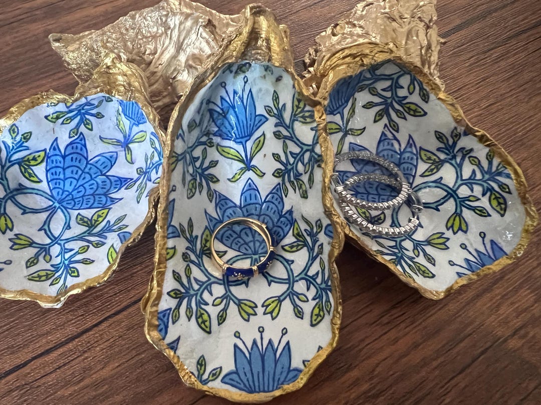 Blue Green and White Floral Pattern Oyster Shell Trinket Ring Dish ...