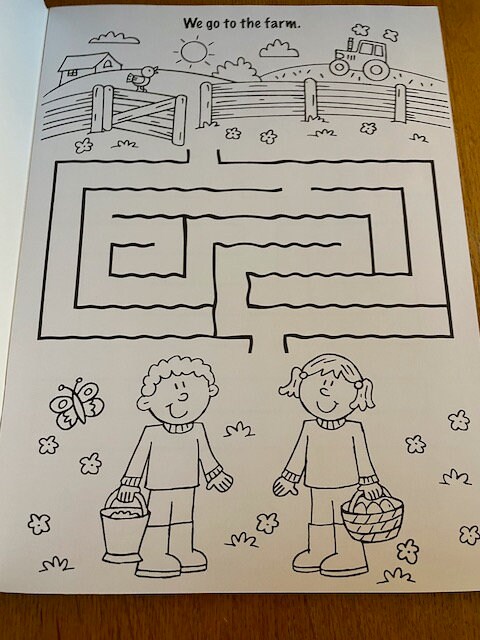 Farm Pass the Parcel Amazing Animals Sticker Maze Colouring Book and 9 ...