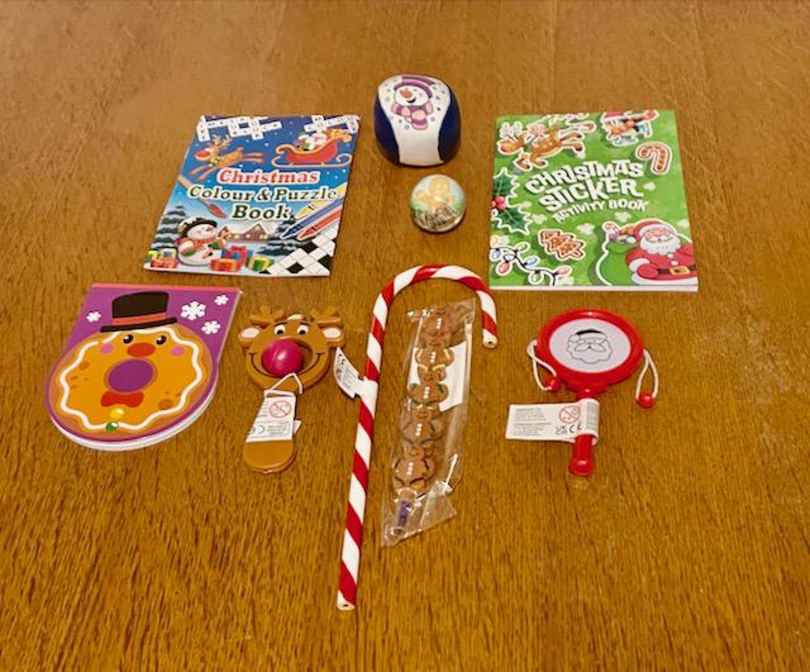 Christmas Pass the Parcel Polar Pairs Card Matching Game & 9 Novelties ...