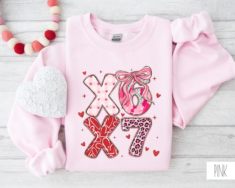 Funny Meme Valentine's Day Teacher T-shirt, Cute Pink Bow XO Teacher ...