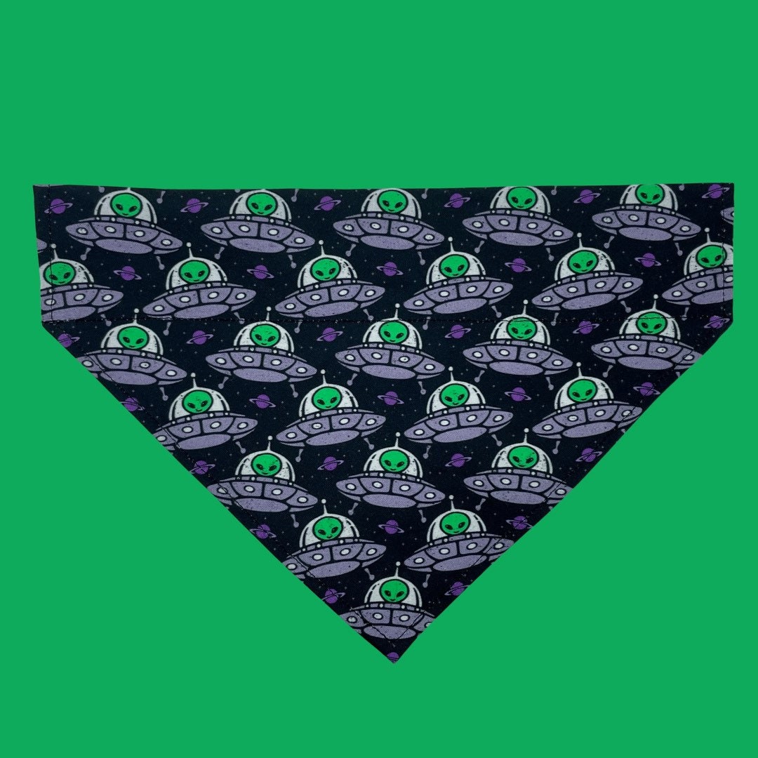 UFO Sighting Over the Collar Dog Bandana, Outer Space Dog Bandana ...