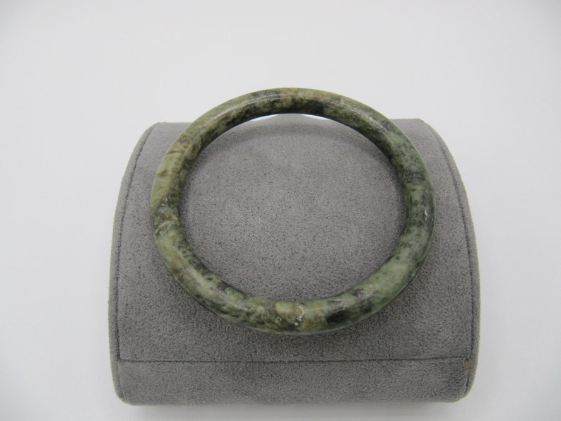 Carved Nephrite Jade Bangle Bracelet - Etsy