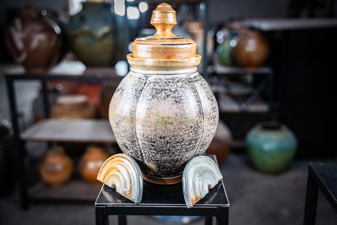 Fermentation Crock, 2 Quart With Fermentation Weights, Handmade ...