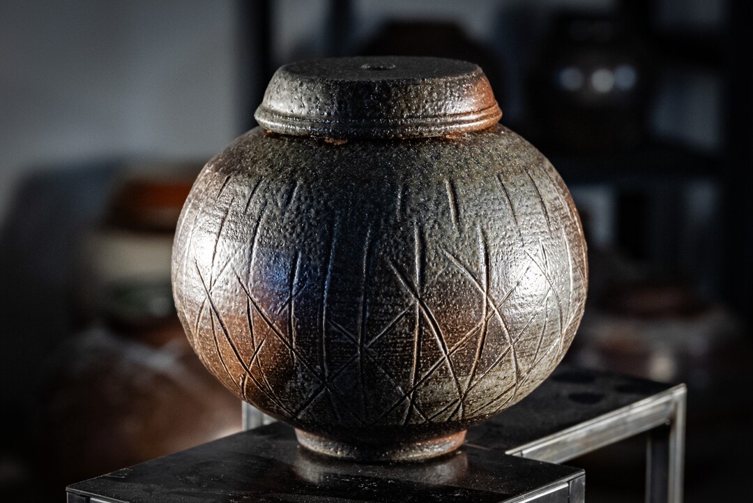 1.5 Gallon Handmade Stoneware Monn Jar, Onggi Jar, With Fermentation ...