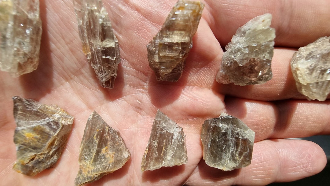 Diaspore/ Weight 10 Crt-27crt/ Raw Diaspore Crystal / Colour Changing ...