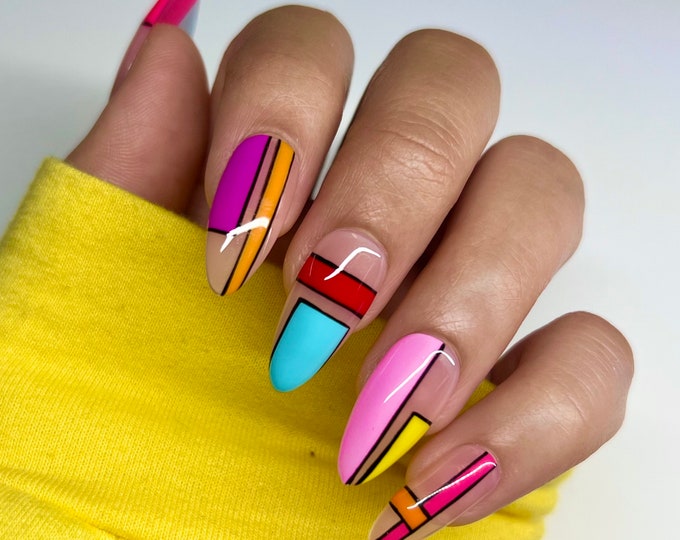Geometric Almond Press on Nails | Reusable Fake Nails - Etsy