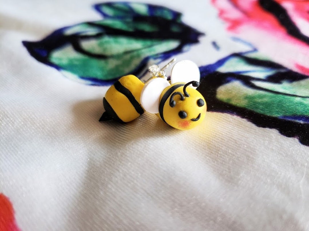 Kawaii-inspired Cartoon Bee Stud Earrings - Etsy