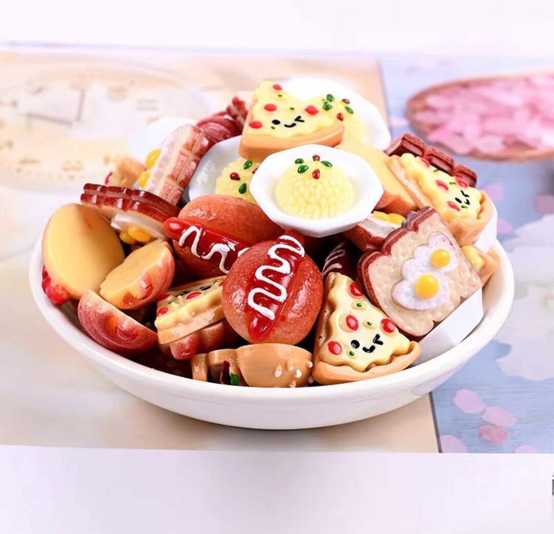 5pcs/lot Mini Resin Food Play Toy Home Craft Pretend Hotdog Bread Cake ...