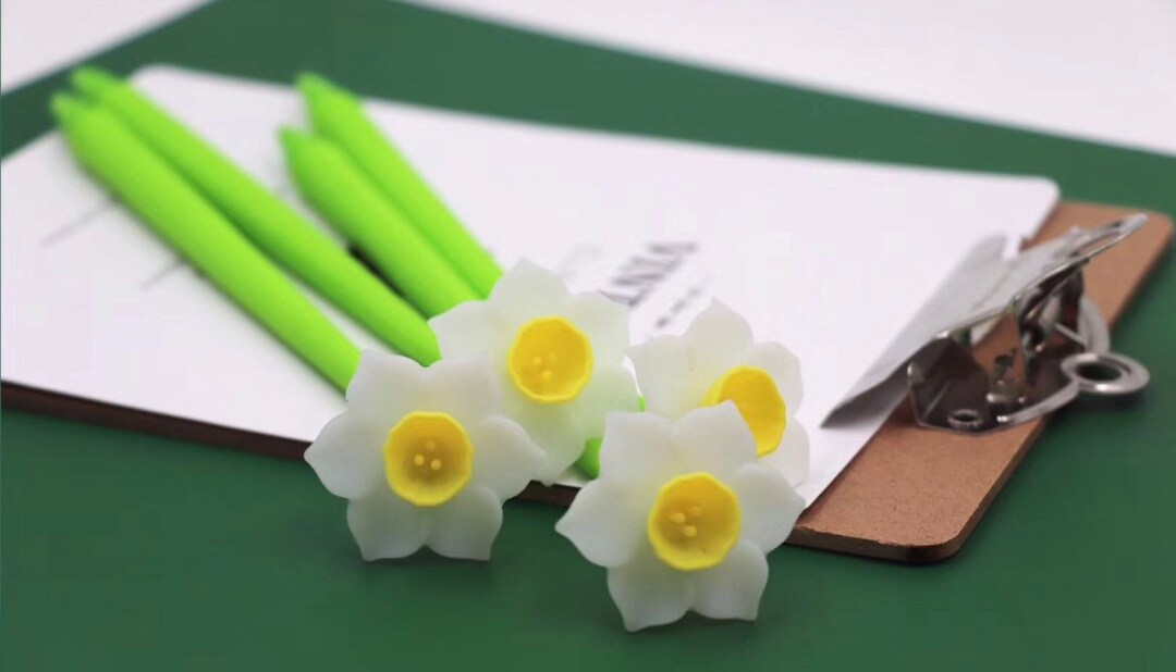 1 Pcs Daffodils Silicone Gel Pen Soft Modeling Black Ink Pen Smooth ...
