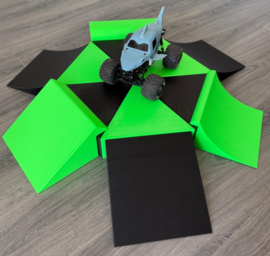 Jeff Did It! - 1/16-1/18th Monster Jam Pod - All Pieces Can Be Arranged ...